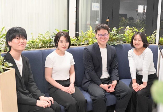 社会人としての心構えと思考・技術を学べる新人研修を振り返る。入社3か月目座談会